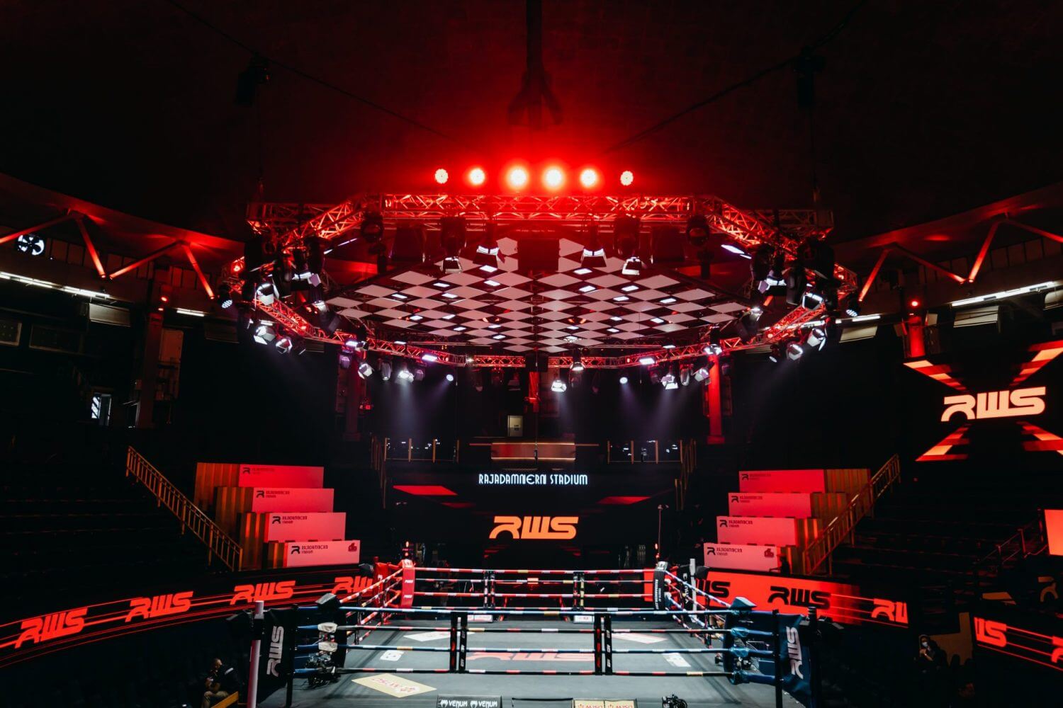 Seats type - Rajadamnern