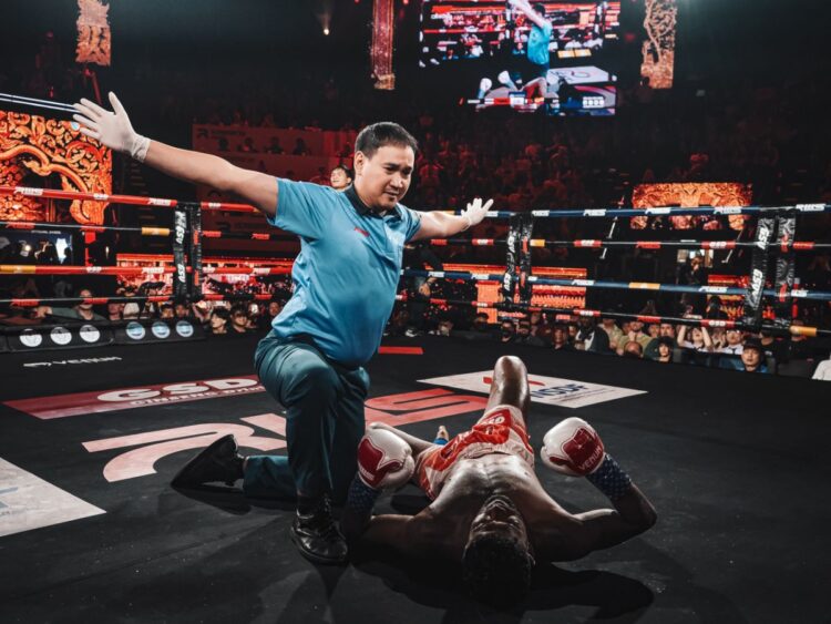 What is the Difference Between a KO vs a TKO? | Rajadamnern